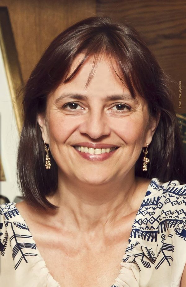 Simona Antonescu: „În toate cărțile până acum mi-am propus să dezvălui ...